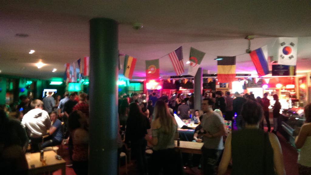 The 8 Types Of People You See In Every College Bar - Oxygen.ie