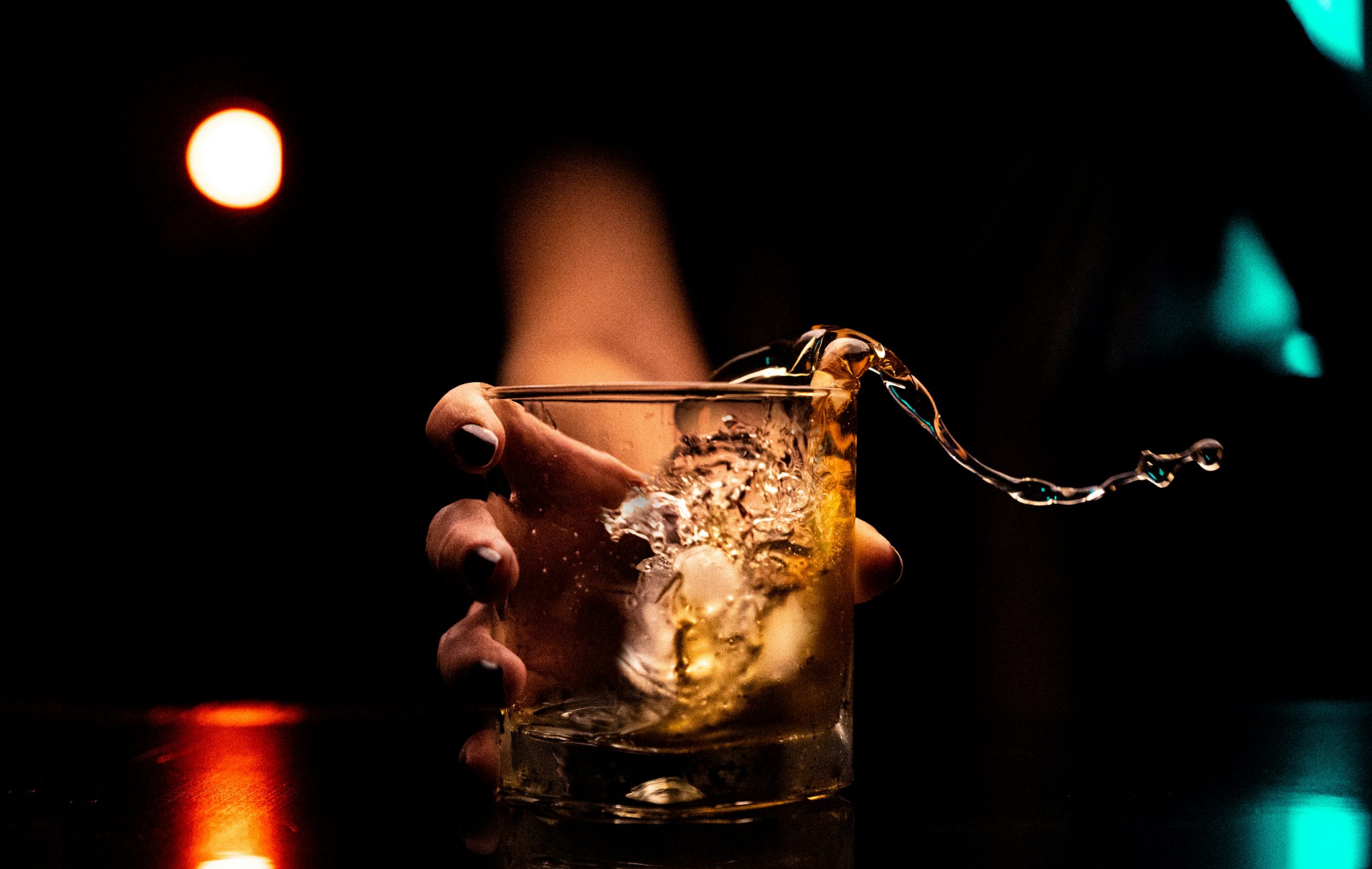 How to Recognise if a Drink has been Spiked - Oxygen.ie